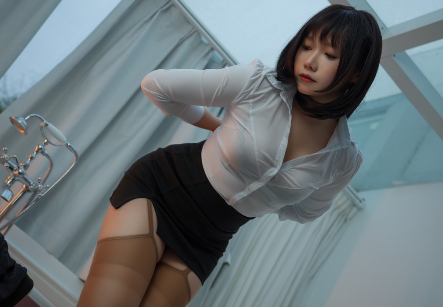 麻花酱：肉肉都长得恰到好处 – 鹿奈次元