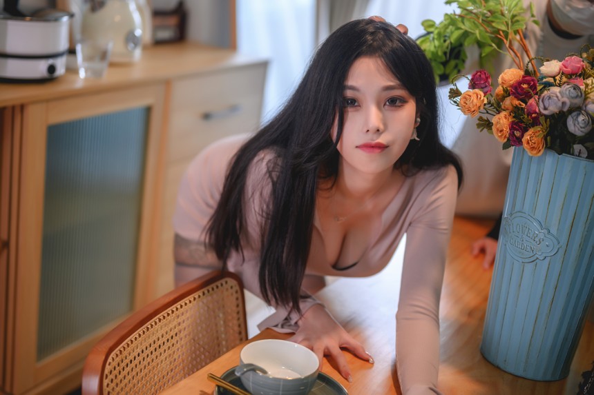 蜜汁猫裘 – 太太三部曲 [121P1V-3.2GB] – 鹿奈次元