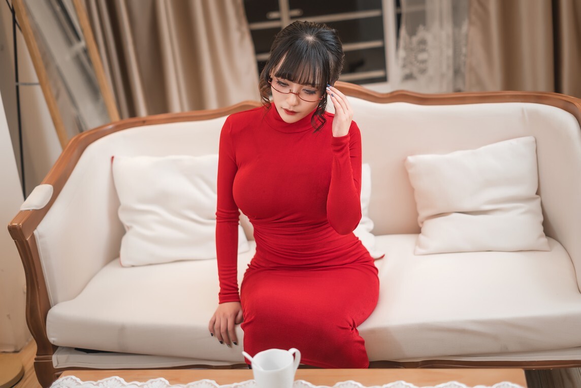 洛璃 LoLiSAMA – 隔壁太太 [113P-2.85GB] – 鹿奈次元