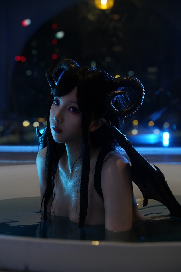 小和甜酒 – 浴缸三套合集（恶魔 虎鲸 小狗） [80P-915MB] – 鹿奈次元