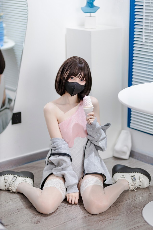 洛桑w伊梓 – 甜筒 [40P-261MB] – 鹿奈次元